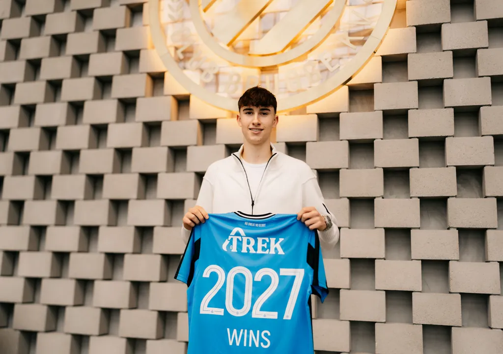 Axl Wins vernieuwt contract tot 2027 | Club Brugge